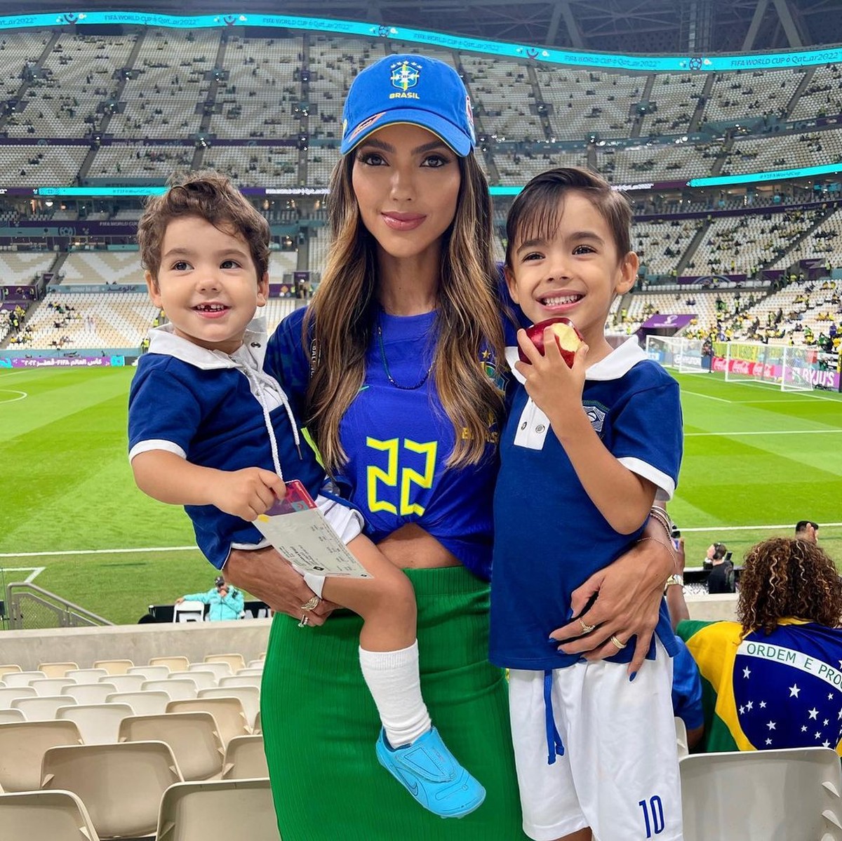 Marilia Nery, mulher do jogador Everton Ribeiro, agradece apoio da ...