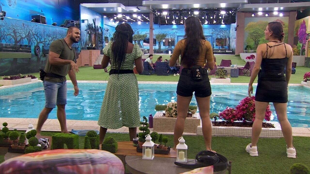 Marcus Vinicius, do BBB 24, ensina coreografia de 'Anaconda' de Luísa ...