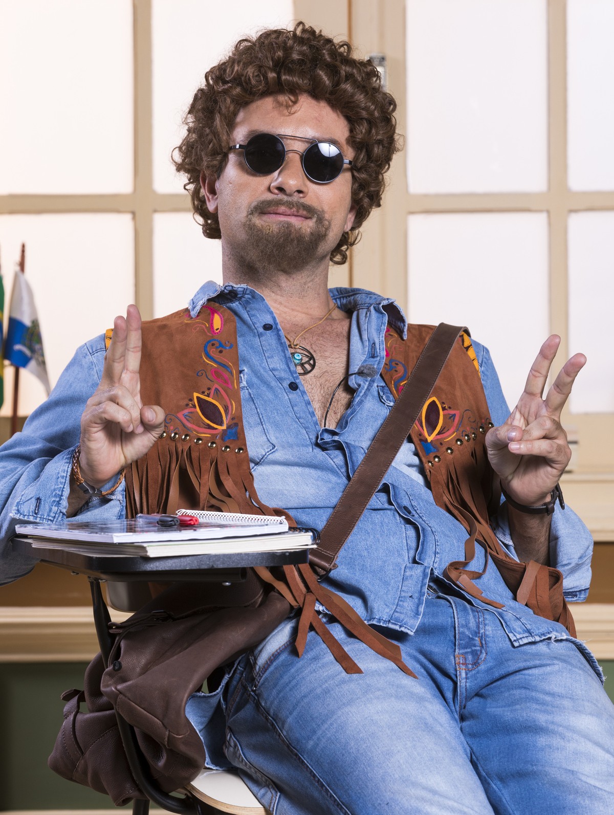 Marco Luque estreia novo personagem na 'Escolinha do Professor Raimundo ...