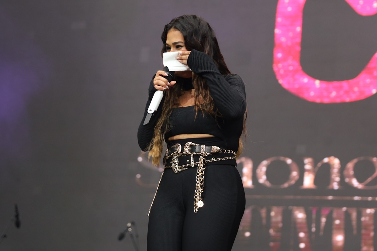 Simone Mendes chora durante show em São Paulo | Famosos | gshow