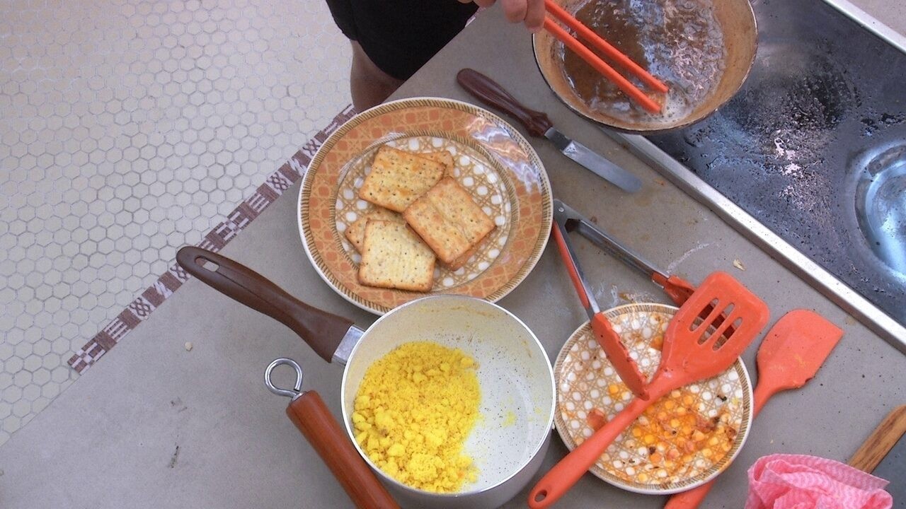 Biscoito frito? Lanche de Vinicius no BBB 22 surpreende web e ganha até ...