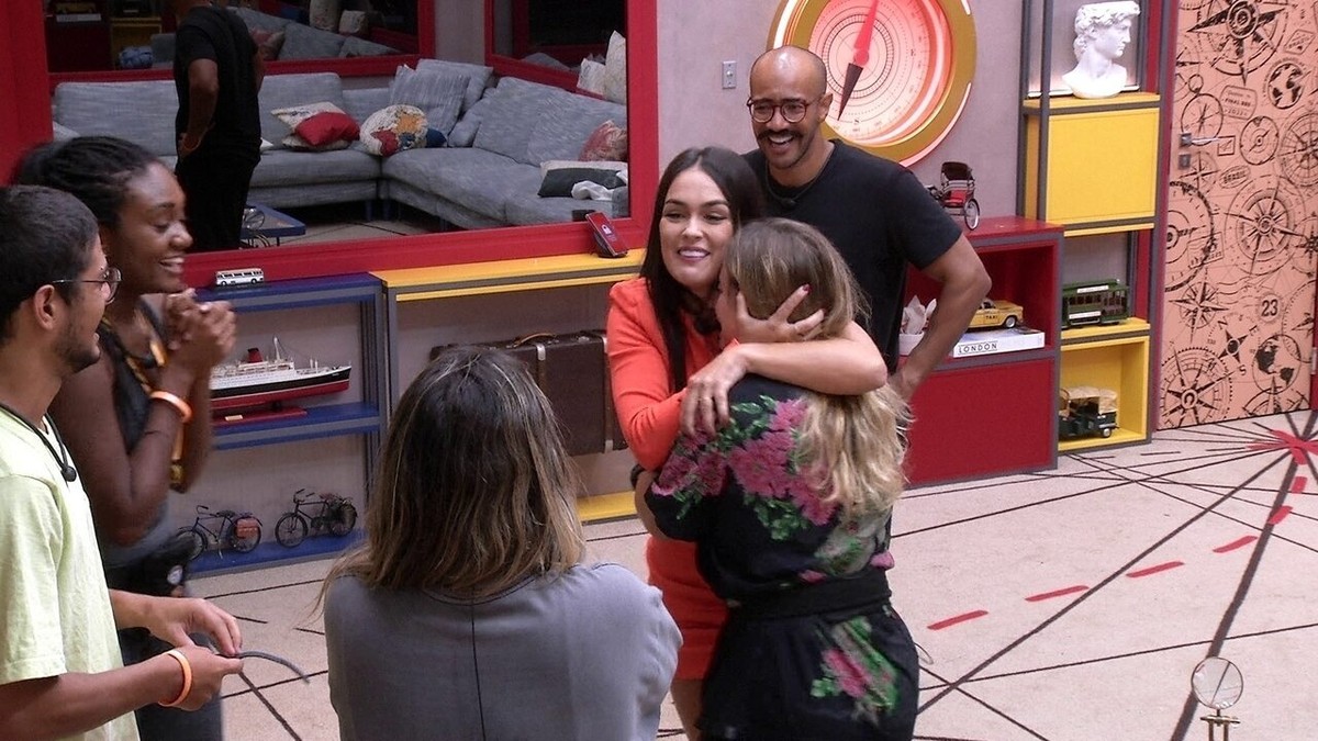 Após retornar ao BBB 23, Larissa conta que conheceu o pai de Bruna ...