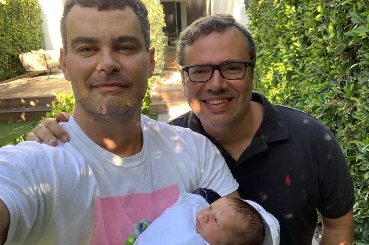 Carmo Dalla Vecchia celebra 17 anos de casamento com João Emanuel Carneiro | TV & Famosos | gshow