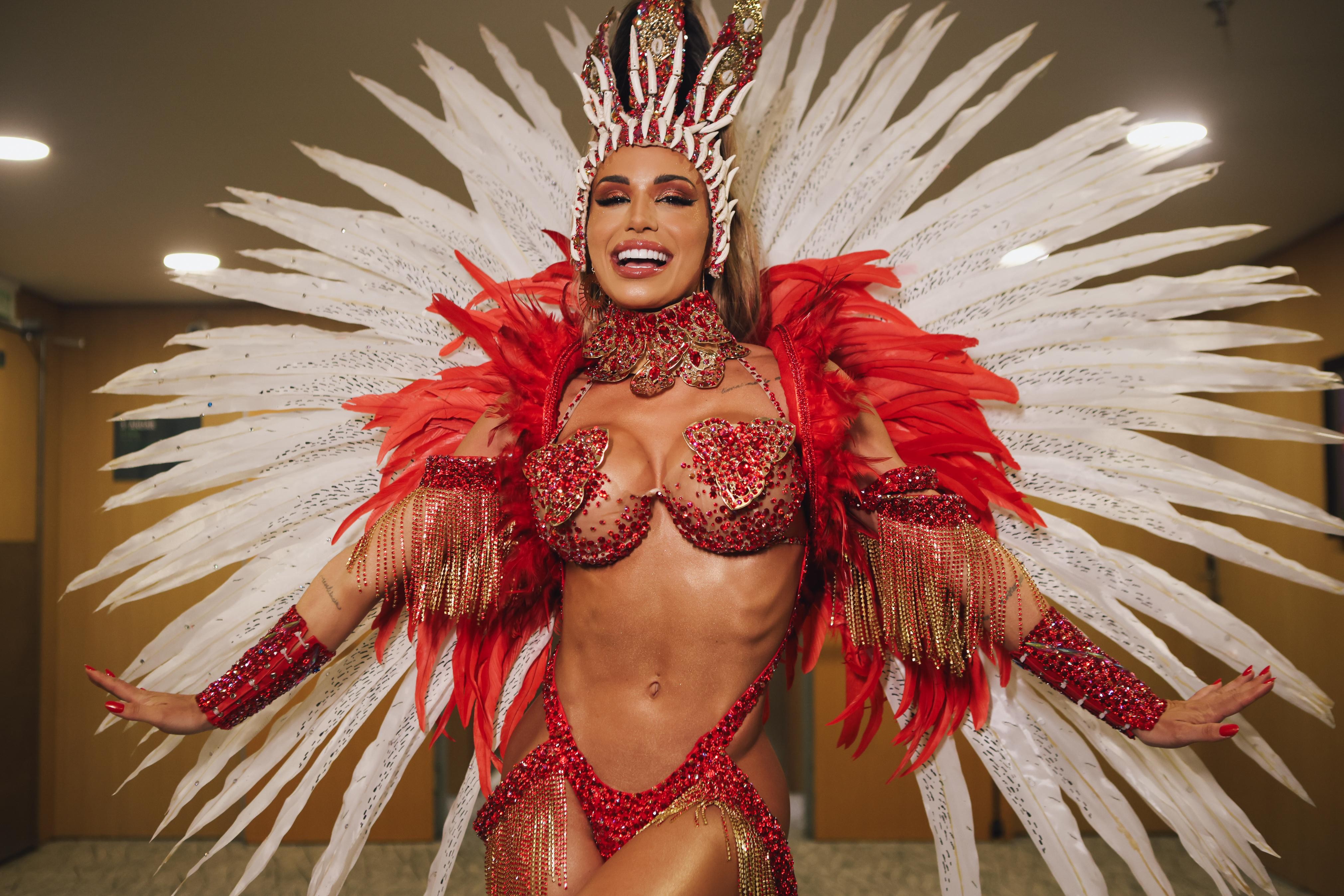 Fernanda Pedrosa, musa dos 42 ovos, não consegue manter recorde: 'Hoje tô passando meio mal'