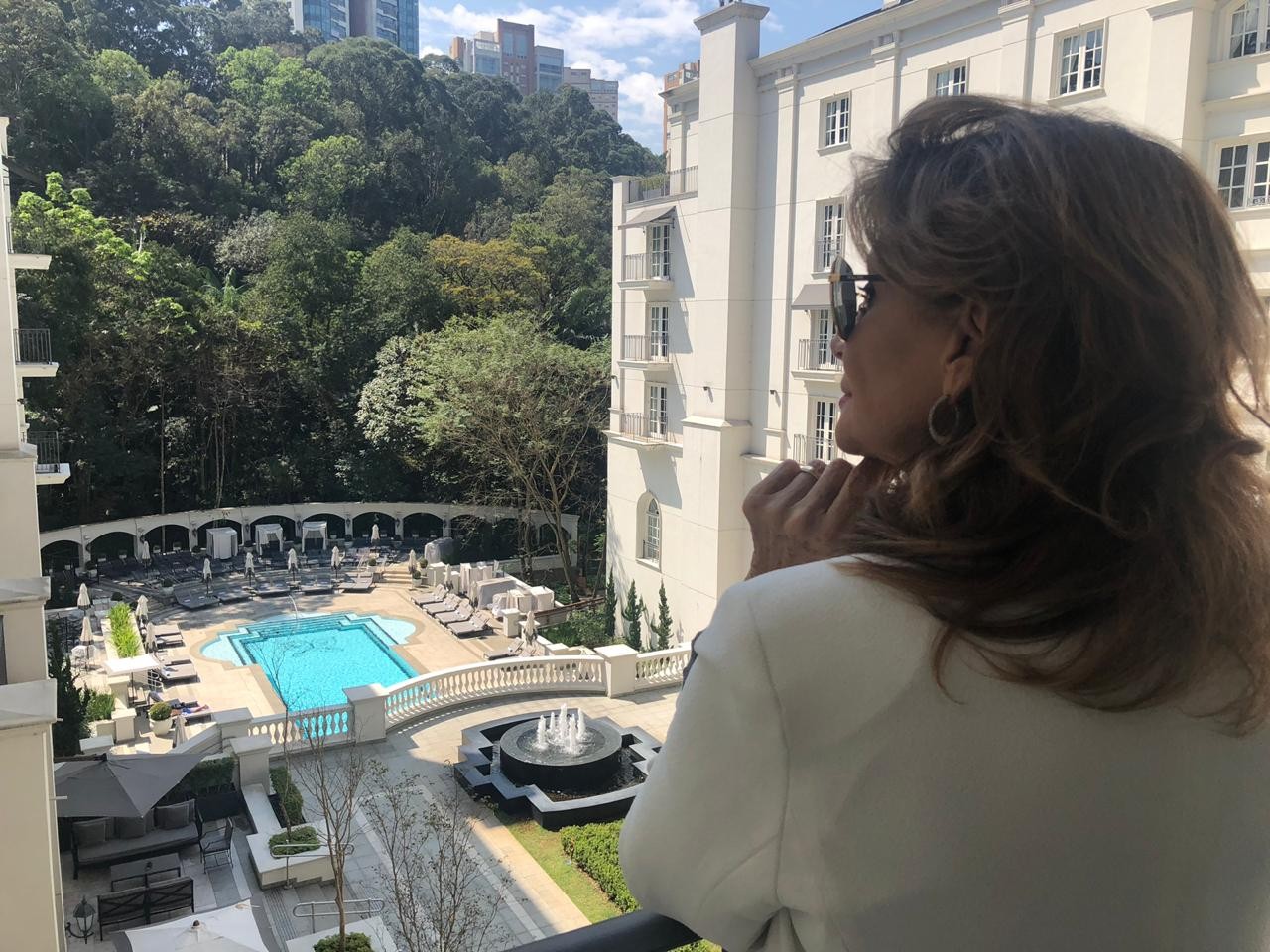 Ieda Wobeto, do BBB17, comemora primeiro ano de namoro com presente de ...