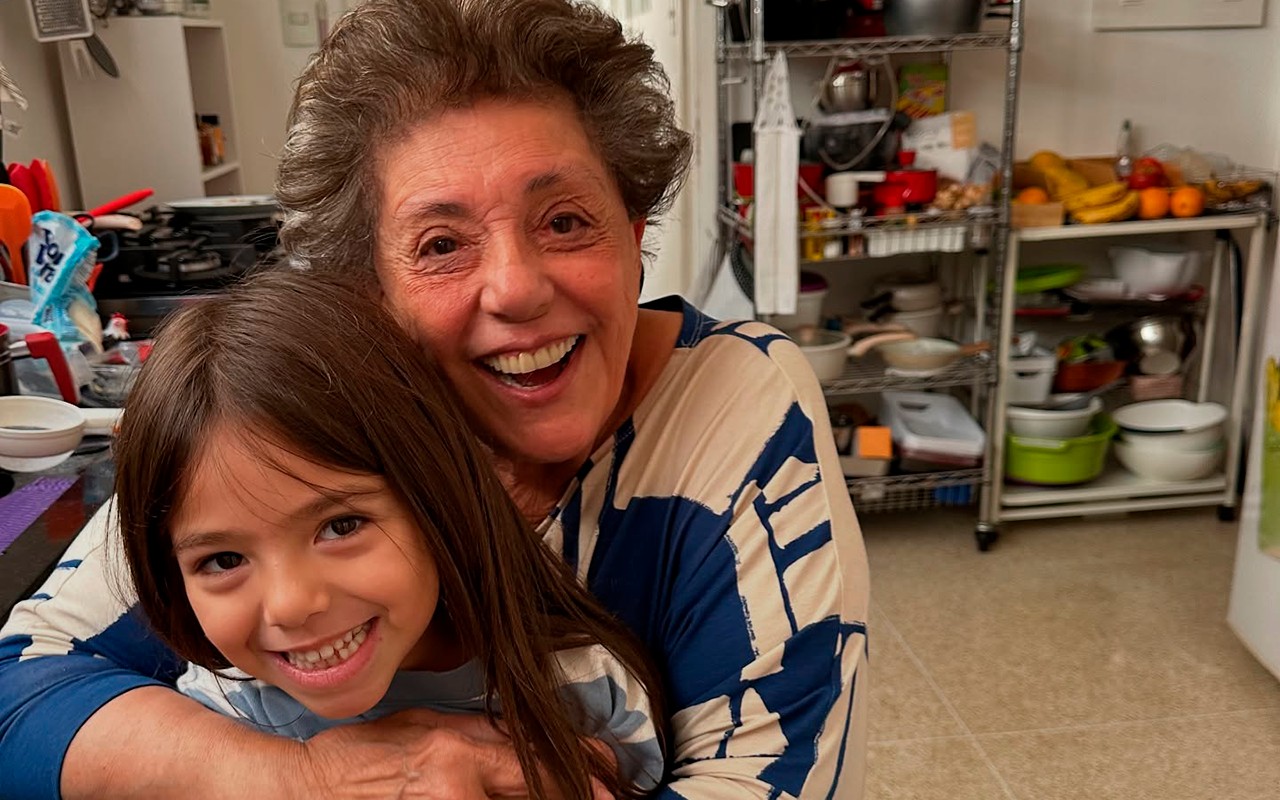 Duda Nagle compartilha momento especial de Zoe na cozinha com a avó ...