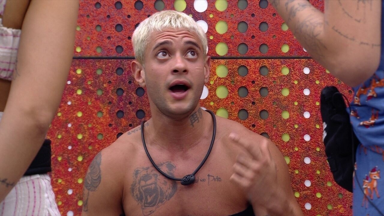 Nick Cruz fala sobre processo de alteração da voz: 'Era mais feminina ...