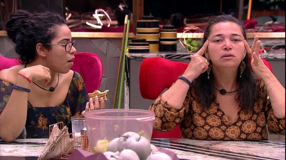 Tereza se olha no espelho e diz: 'No dia a dia você não tem tempo de se ...