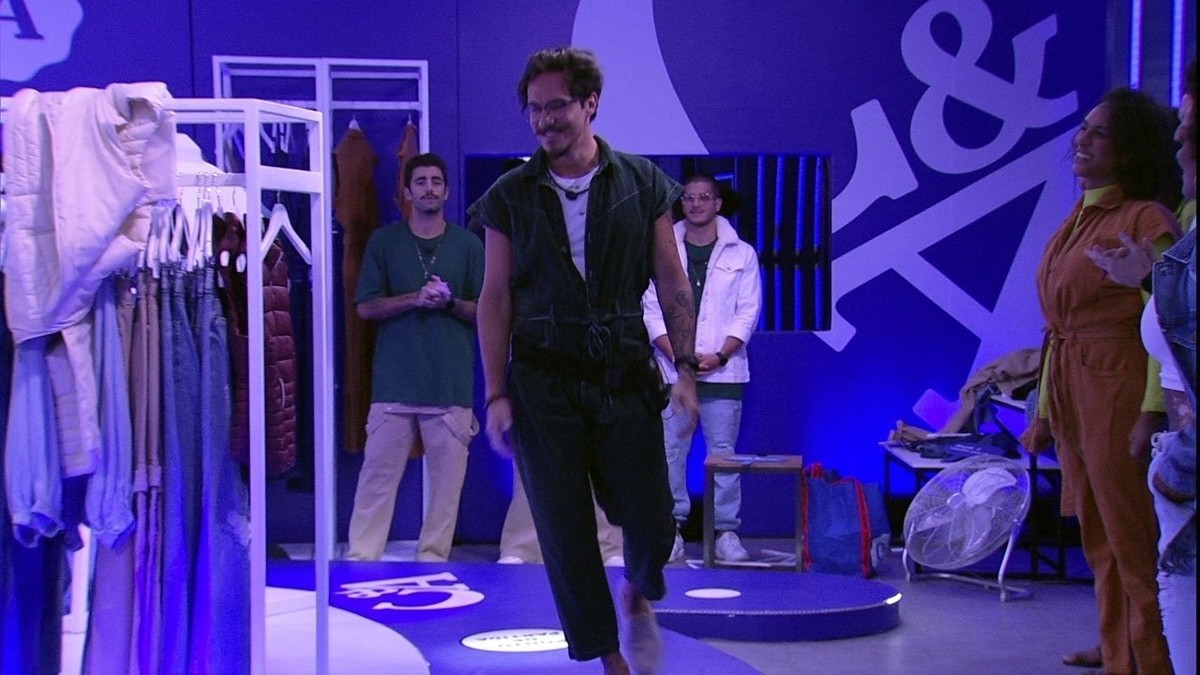 Participantes do BBB 22 fazem desfile com looks da C&A | tempo real | gshow