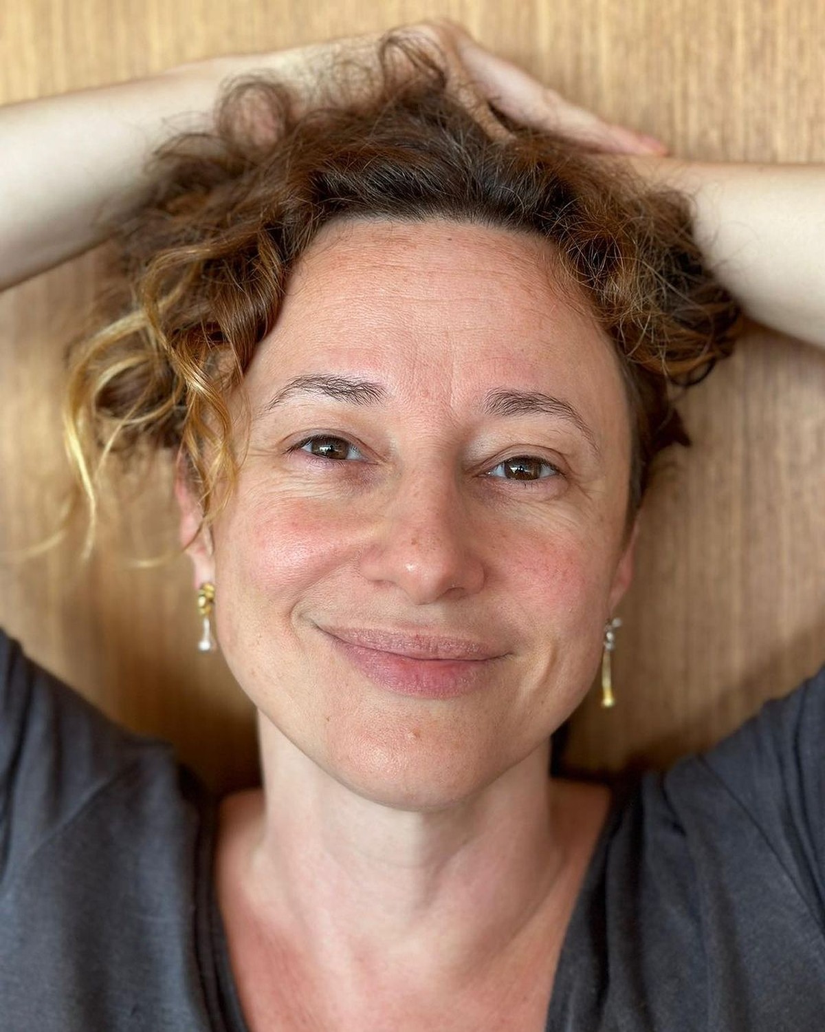 Paula Braun mostra foto de cara lavada: 'Minhas rugas, minha história ...