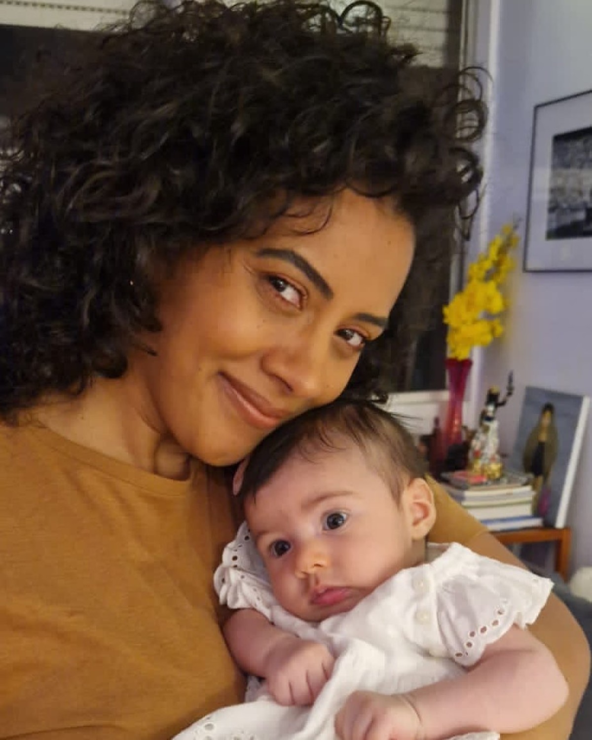 Aline Midlej reflete sobre maternidade 70 dias após nascimento da filha ...