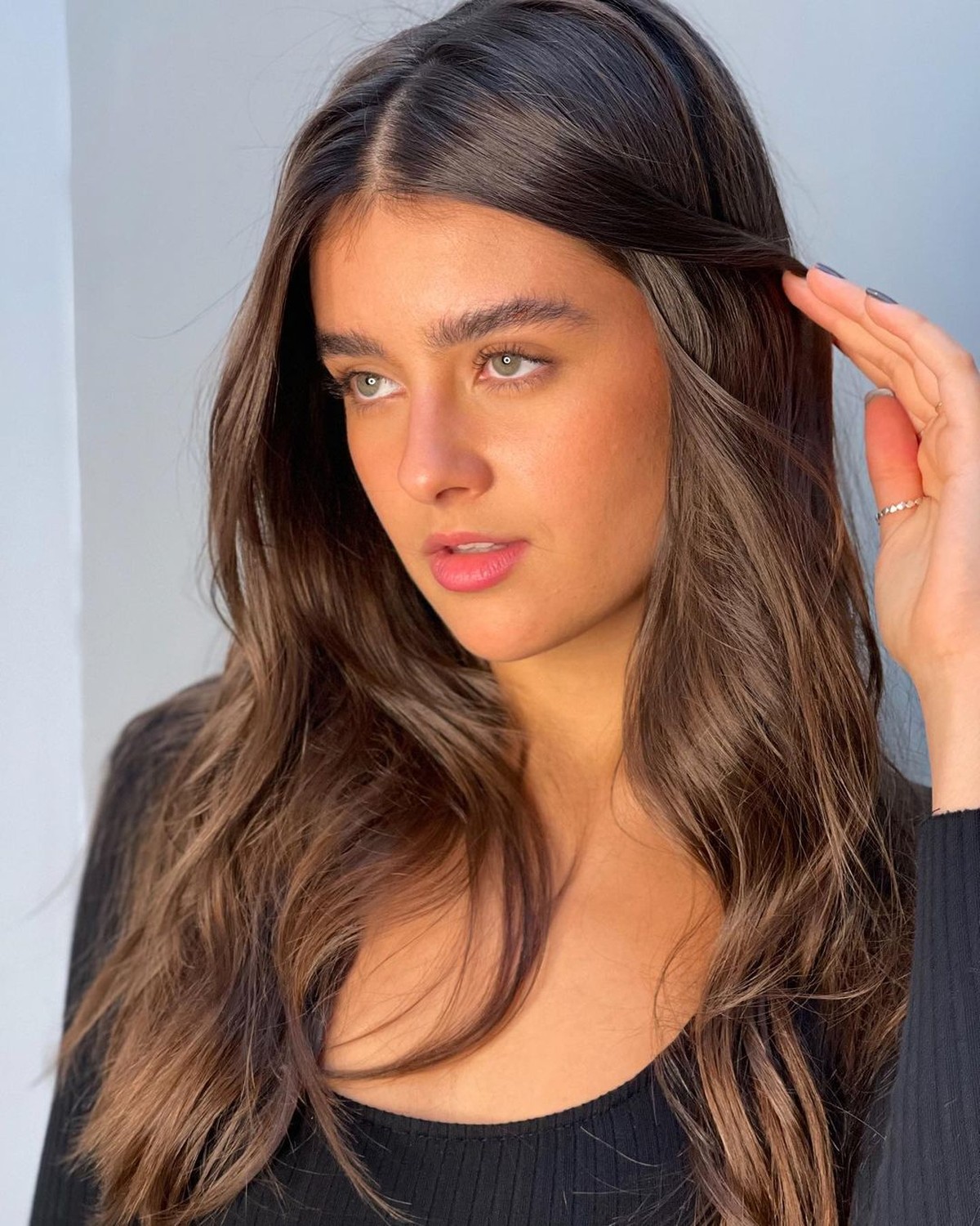 Júlia Byrro fala das comparações com Camila Queiroz por ser chamada de ...