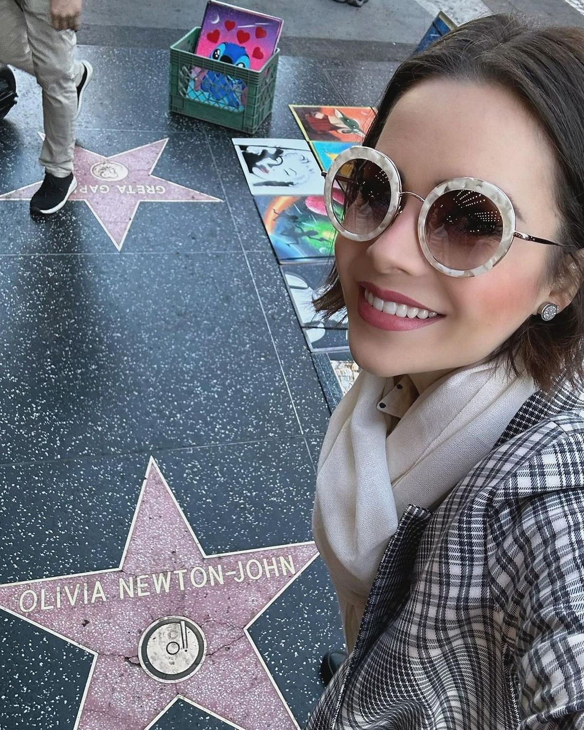 Sandy visita estrela em homenagem a atriz que deu origem ao seu nome ...