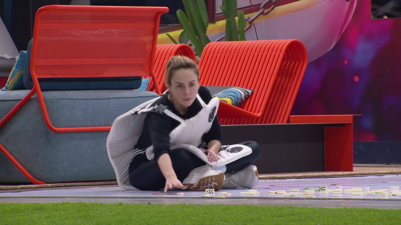 Ana Paula Renault cumpre Castigo do Monstro na madrugada | Gshow