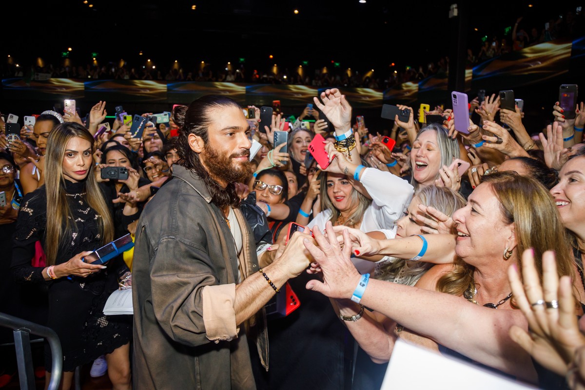 Quem é Can Yaman? Ator turco causou tumulto e histeria dos fãs em São Paulo | Famosos | gshow