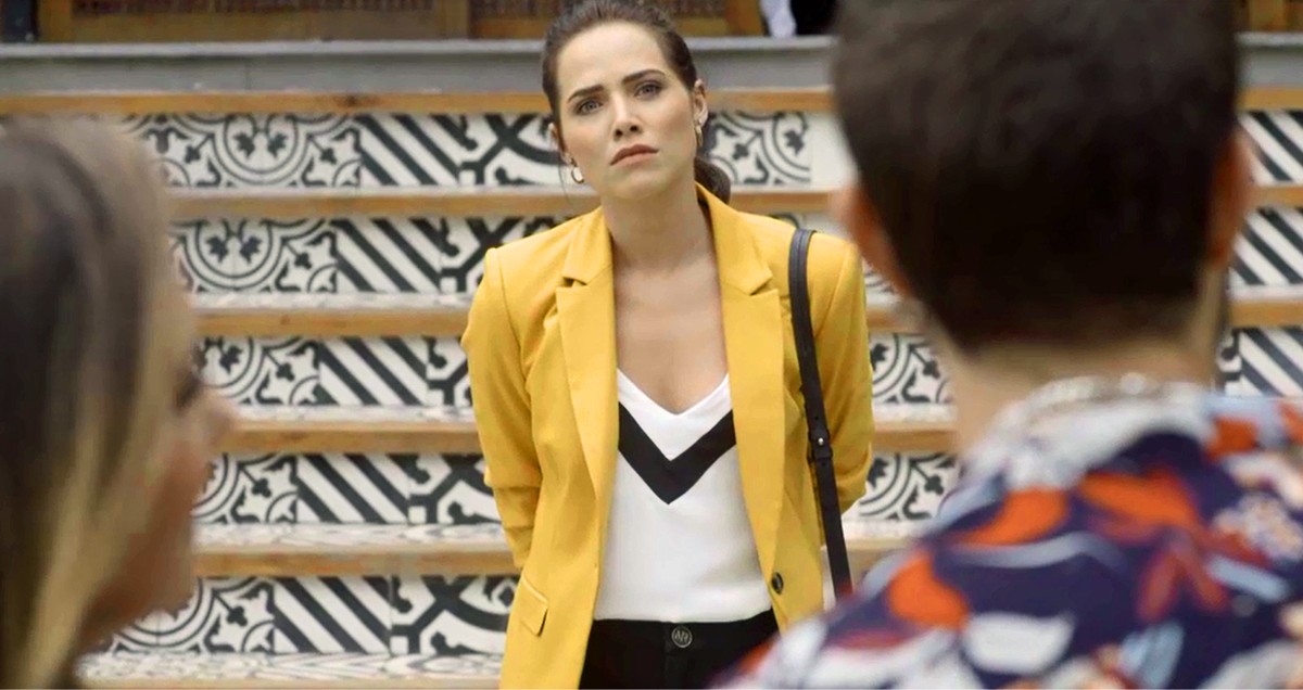 Ícaro volta a morar com Laureta e Rosa fica com ciúme