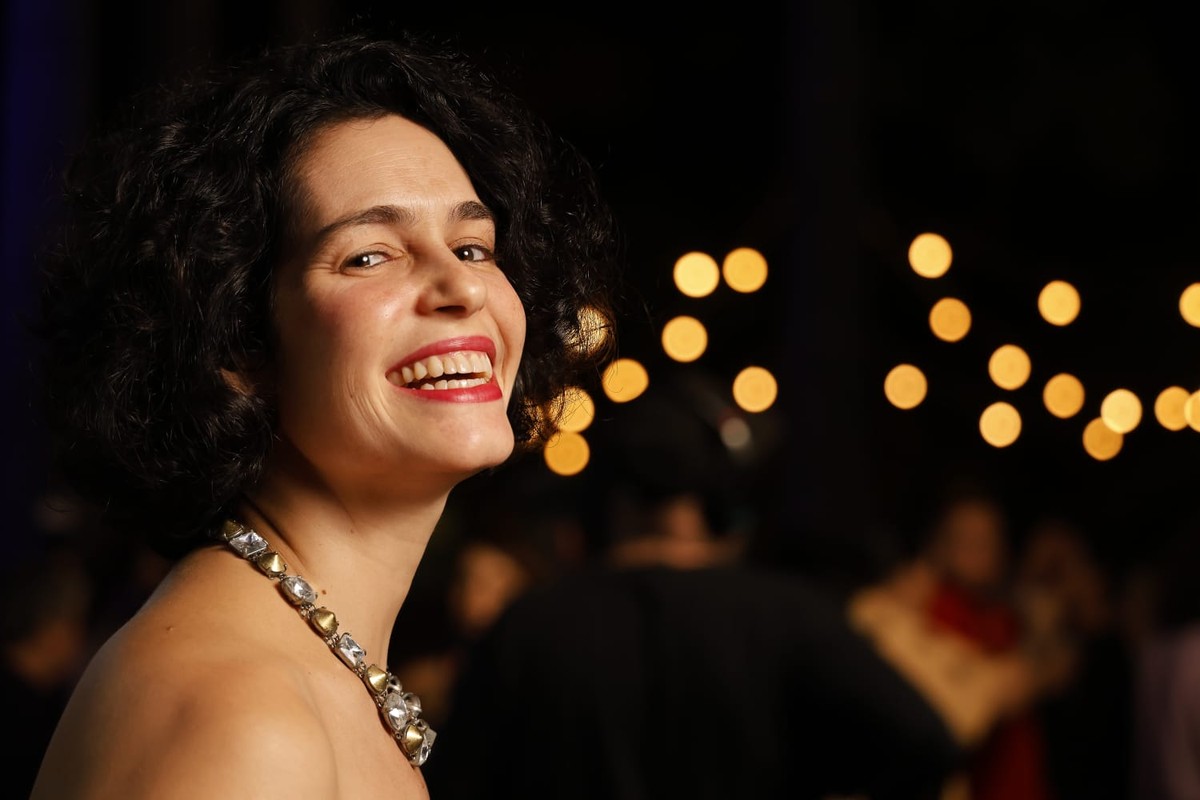 Maria Flor comemora chegada aos 40 anos: 'Minha bunda caiu um pouco ...