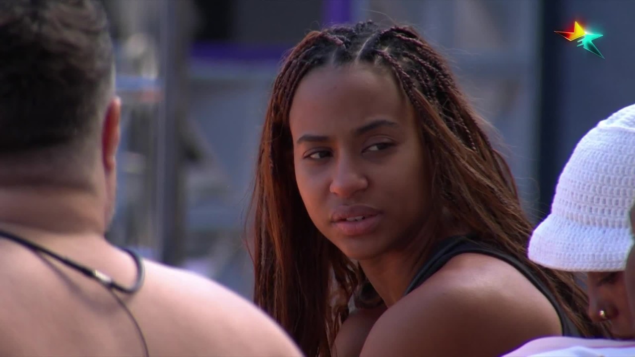 Talíz responde pergunta sobre vida amorosa: 'Dava perdido e ia beijar ...