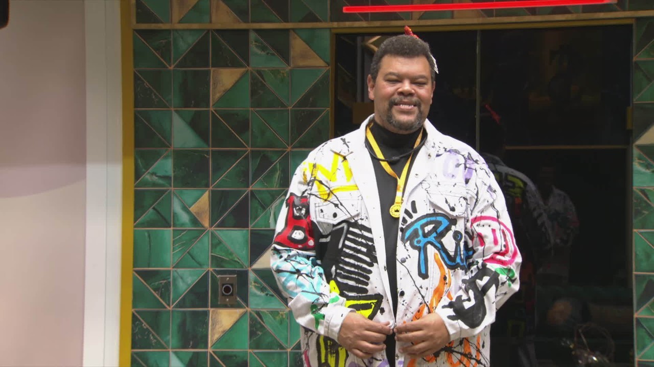 Figurino de Babu Santana para Festa do Líder é elogiado por ...