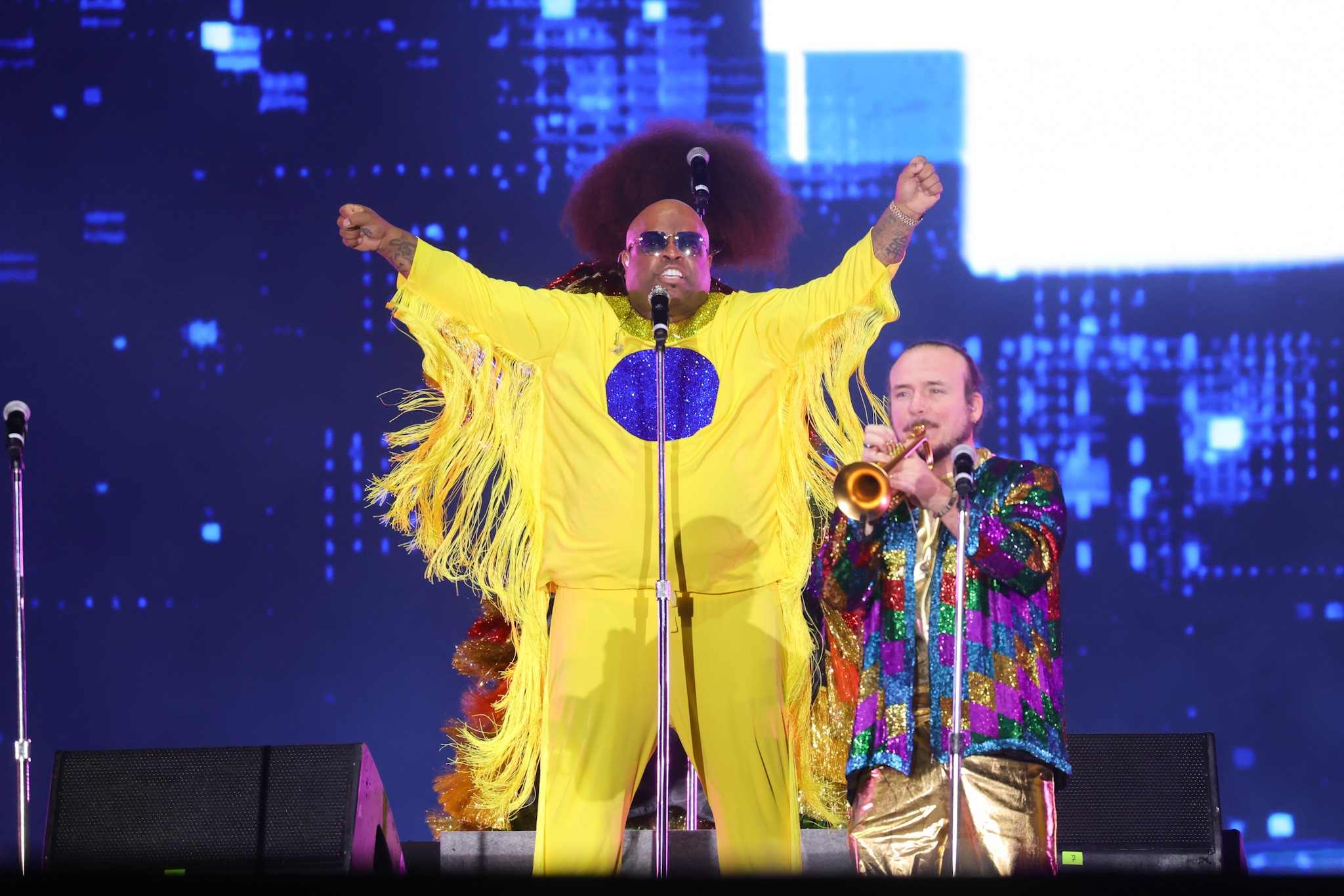 CeeLo Green impacta com show à brasileira em ritmo de funk e samba no ...